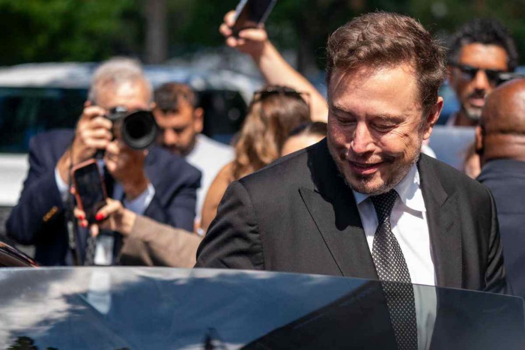 Tesla, un robot si è ribellato - rationalinternational